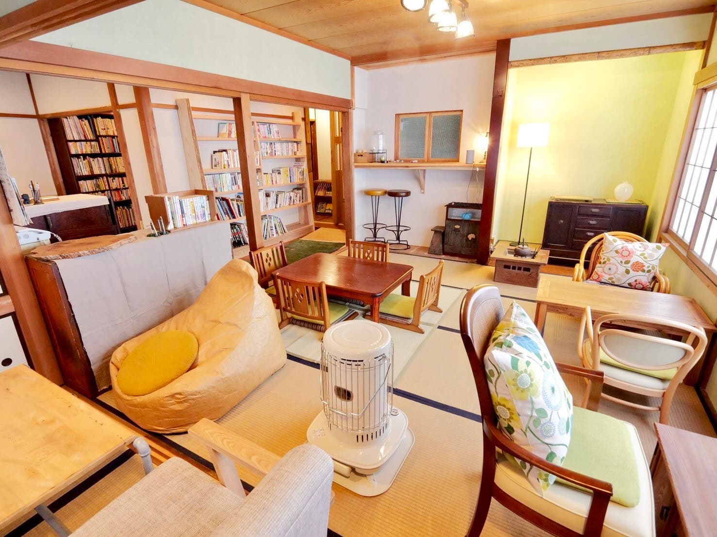 箱根のお座敷ブックカフェの写真6