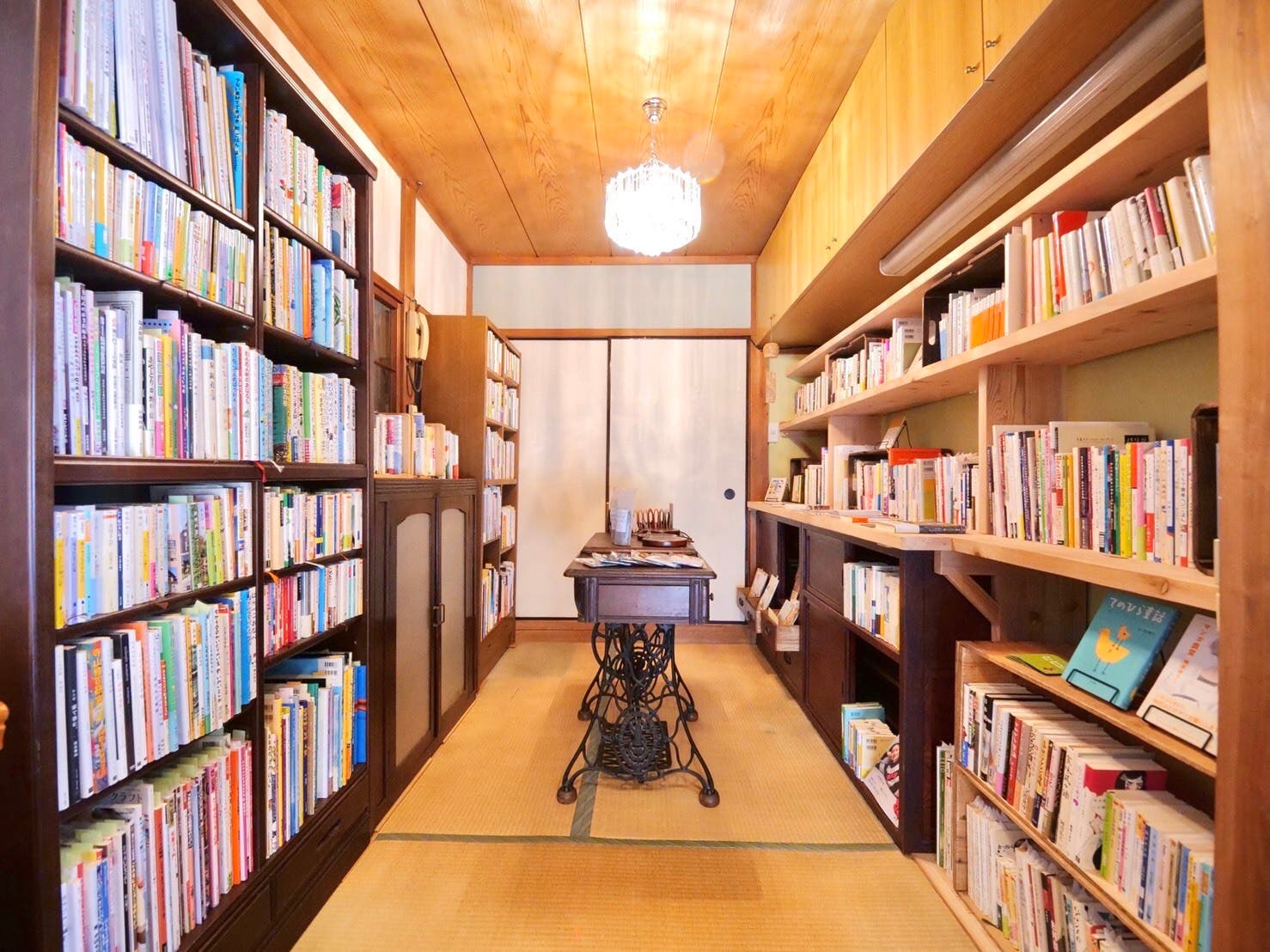 箱根のお座敷ブックカフェの写真9