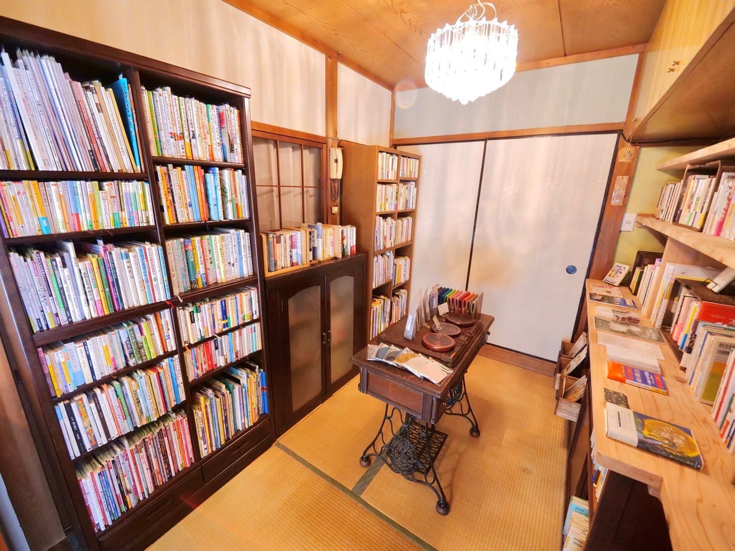 箱根のお座敷ブックカフェの写真10