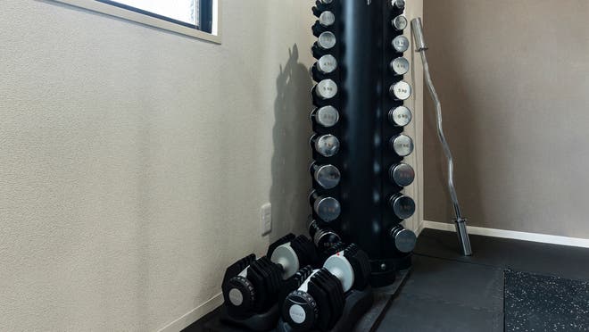 【なんばHatch徒歩30秒】難波心斎橋地域最安値当日予約可能の個室レンタルフィットネスジム!全面鏡張!ヨガやパーソナル可能!の写真3