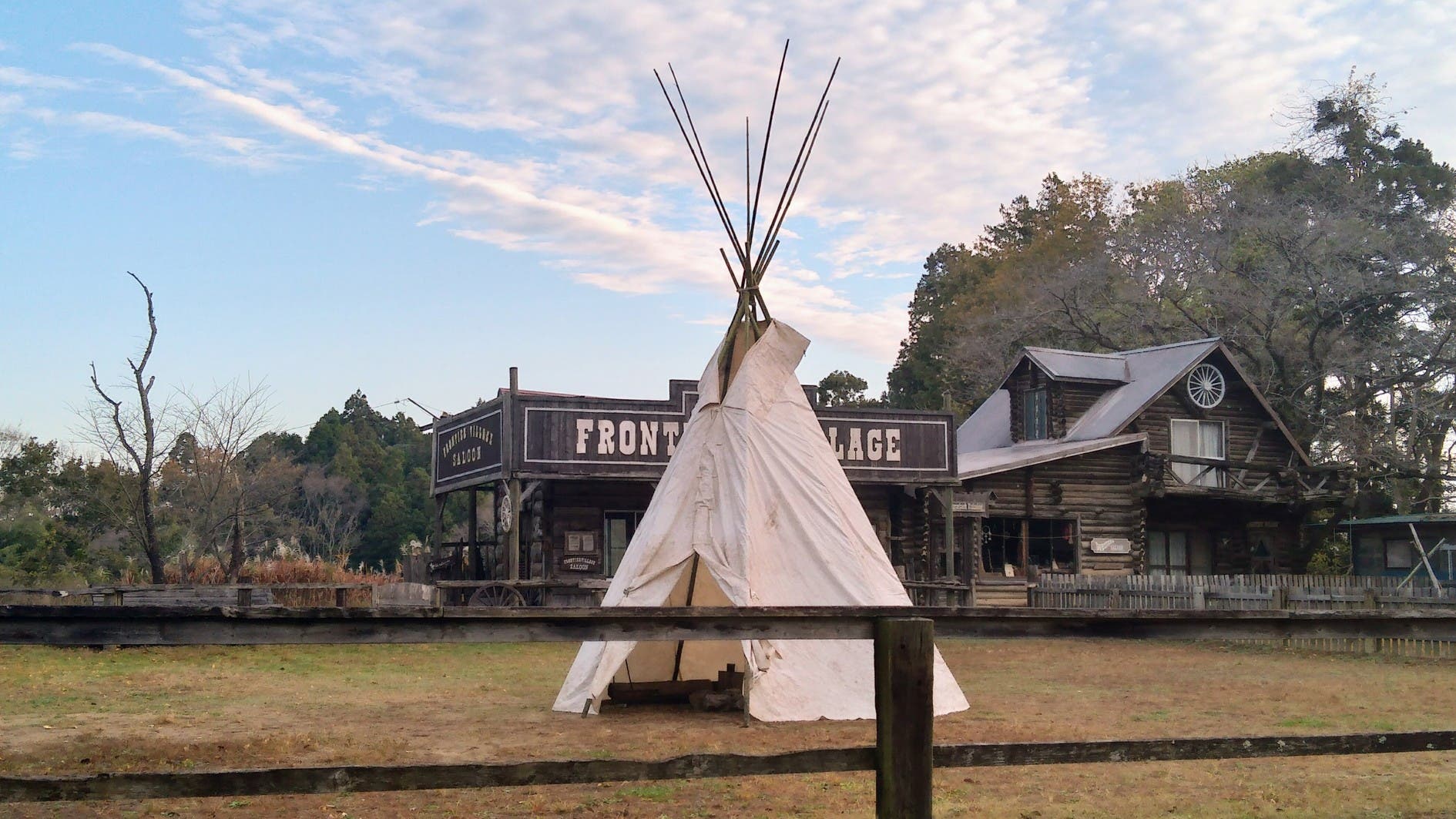 周囲を森に囲まれた隠れ家的な空間での貸切りバーベキューやドローンの練習などに利用できますの写真1
