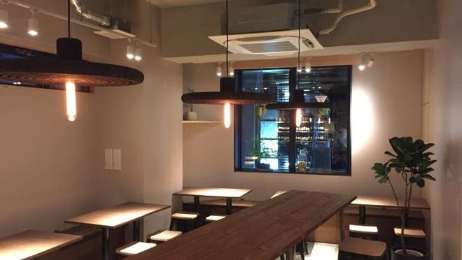 赤坂見附から徒歩2分の隠れ家的なワインバー※オプションでワイン飲み比べ放題も可能!の写真2