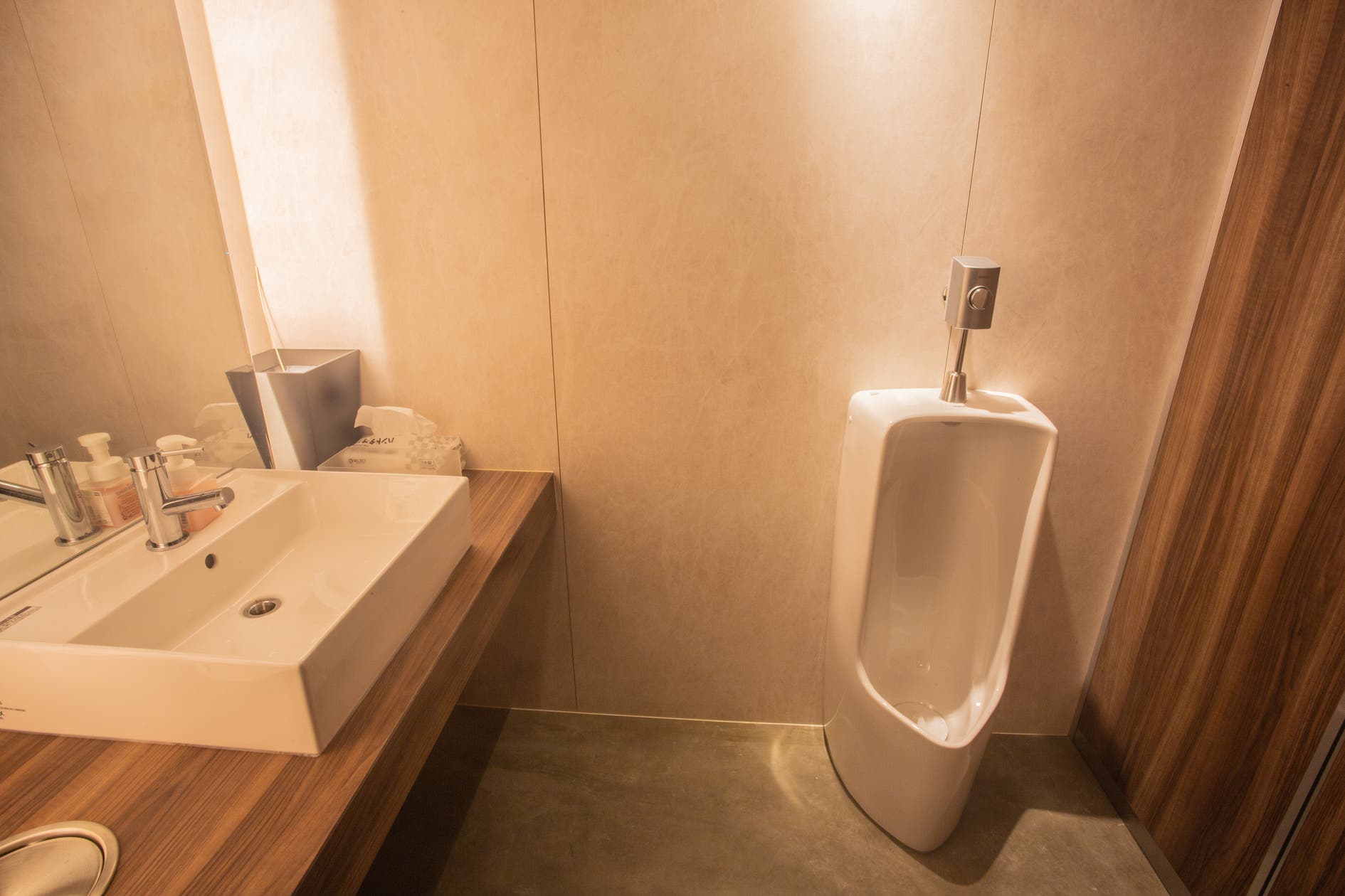 大阪シティホテル京橋内/京阪京橋駅片町口1分/最大12名/無料Wifiの写真23