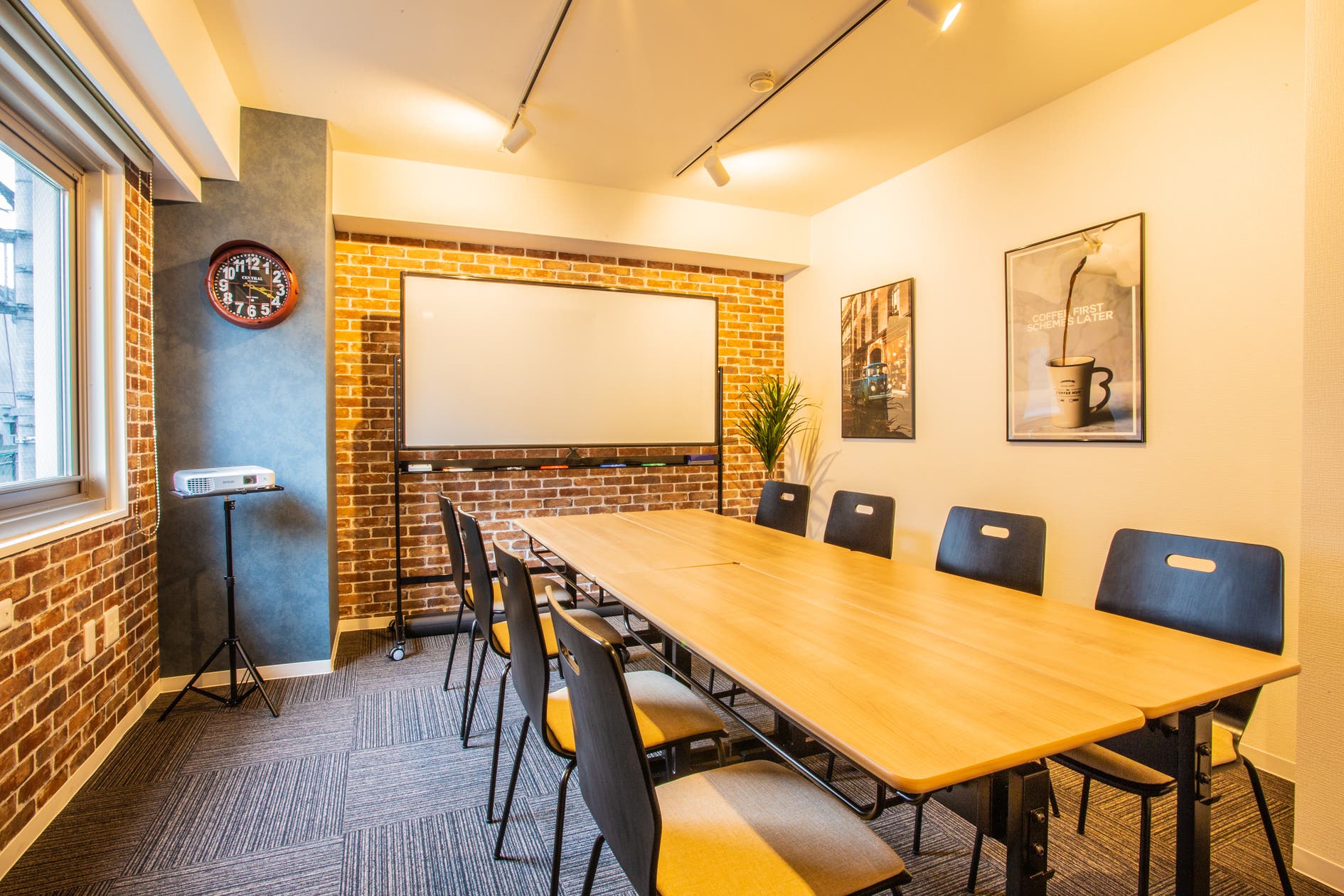 大阪シティホテル京橋内/京阪京橋駅片町口1分/最大12名/無料Wifiの写真1