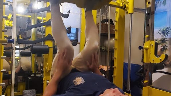 レンタルトレーニングルーム 最新スミスマシーンの写真6