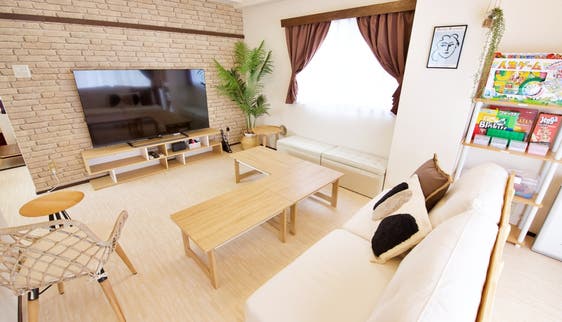 362【シェアスペ Relax Lounge高円寺A】駅徒歩2分🚶♂️ゴミ捨て可✨大人気ゲーム🎮65型TV/宅飲み/Wi-Fiの写真1