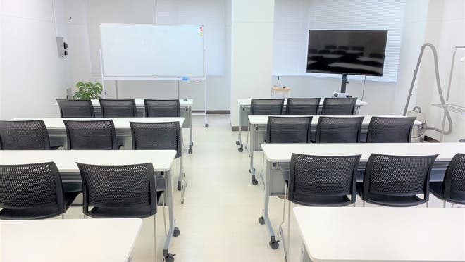 JR福山駅東口より徒歩8分!完全個室のため、ZOOM会議、リモートワーク、セミナー会場に最適!の写真2