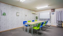 【扇町駅2分!12名利用可!】綺麗な室内!WiFi・プロジェクター・ホワイトボード全て無料!土足可!ふれあい貸し会議室 天満Aの写真3