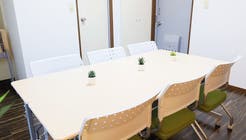 【学芸大学駅3分!8名】綺麗な室内!WiFi・プロジェクター・ホワイトボード全て無料!ふれあい貸し会議室 学芸大学A スマイルの写真4