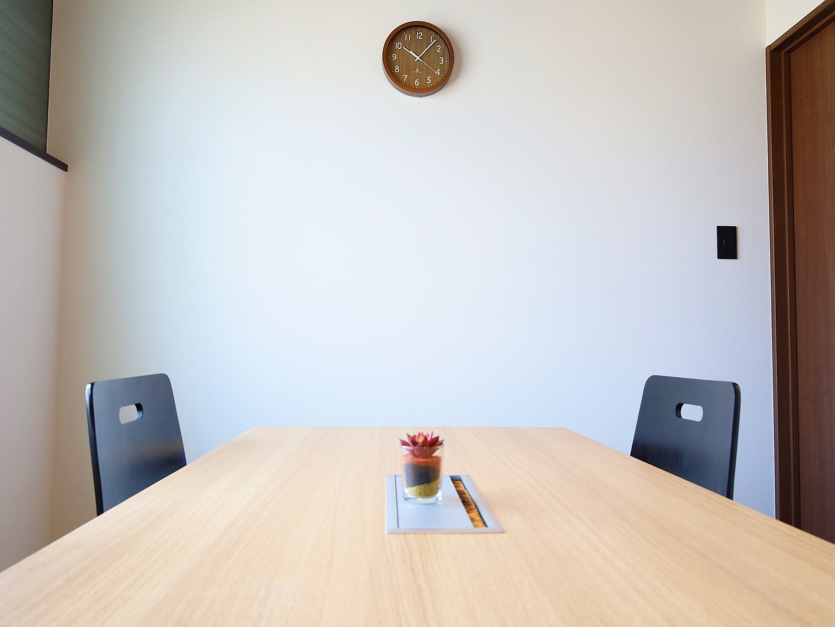 ★NEW★【駒込2分】明るくお洒落。超高速WiFi 2Gbps、テレワーク、会議、レッスンなど。貸会議室（C-1）（最大6名）の写真5