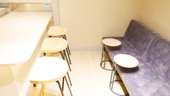 ★NEW★【北千住2分】明るくお洒落。窓開け可。高速WiFi・LEDリングライト有。動画撮影、面接、テレワークに最適(最大4名)の写真4