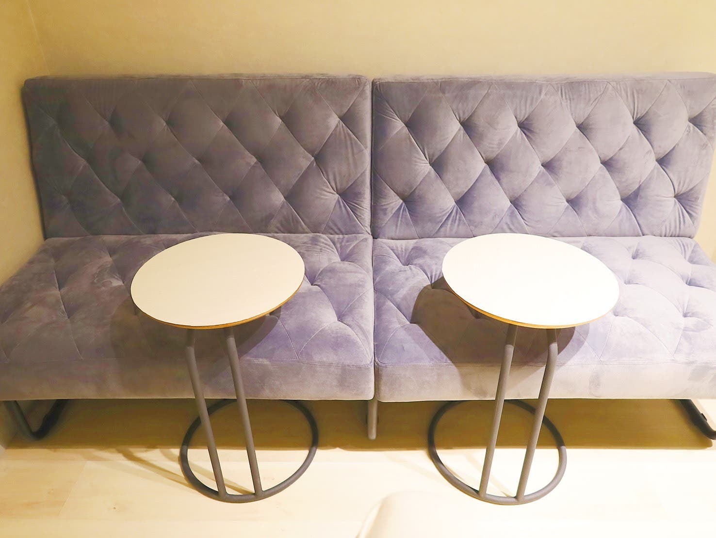 ★NEW★【北千住2分】明るくお洒落。窓開け可。高速WiFi・LEDリングライト有。動画撮影、面接、テレワークに最適（最大4名）の写真9