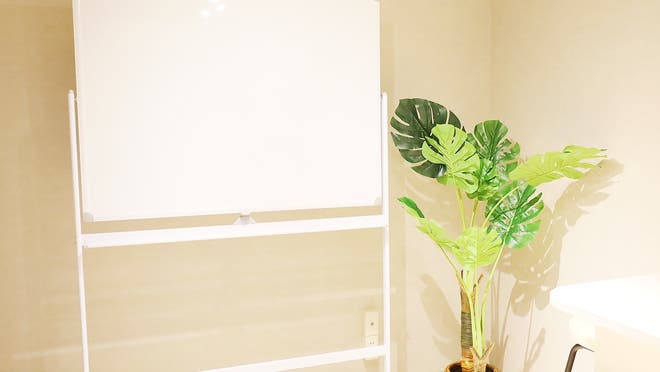 ★NEW★【北千住2分】明るくお洒落。窓開け可。高速WiFi・LEDリングライト有。動画撮影、面接、テレワークに最適(最大4名)の写真14