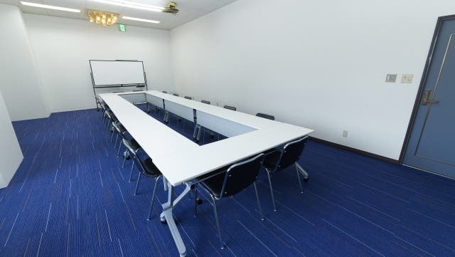 都心からアクセス良好で宿泊も可能な会議室!幕張インター1分の写真1