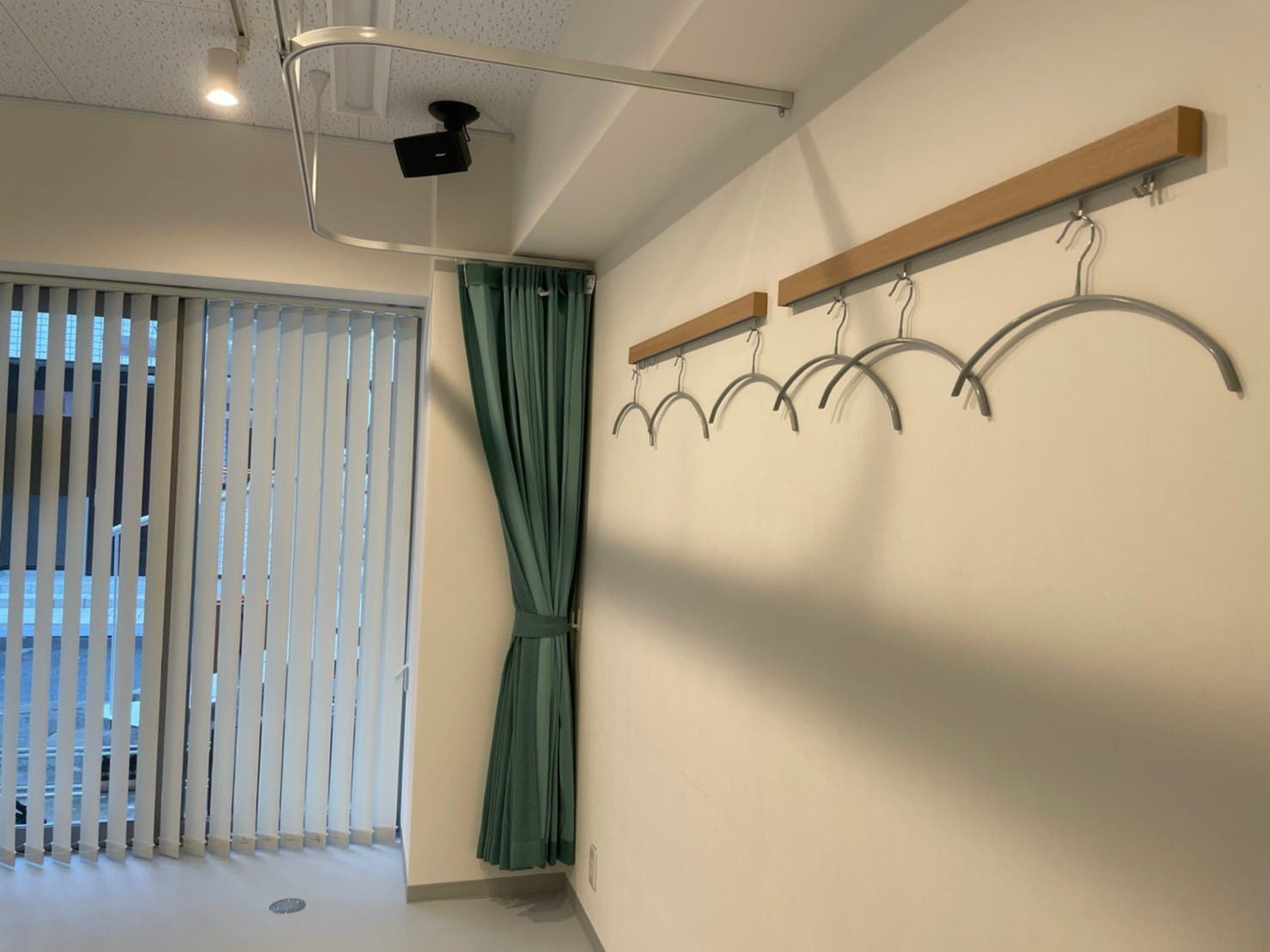 【都心駅前のプライベート空間】Studio Lamp総武線大久保駅から徒歩30秒の路面１階の清潔感あふれるレンタルスタジオです。の写真7