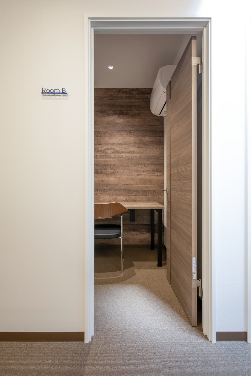 谷町四丁目駅4番より4分＜個室【RoomA】テレワーク＞リモートワーク/高速wifi/モニター/勉強/都度清掃/1時間から利用可の写真4