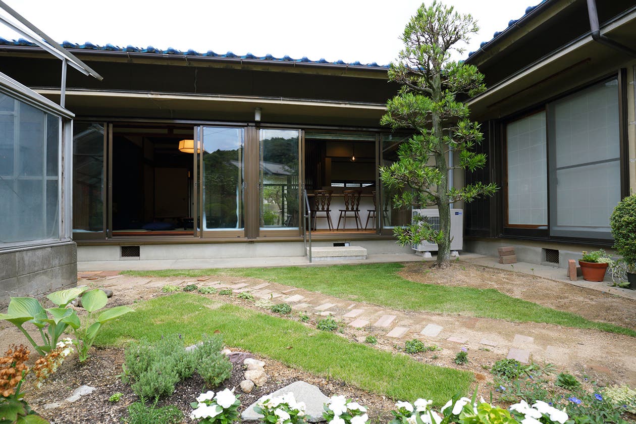 古民家の佇まいを活かした隠れ家風カフェスペースの写真5