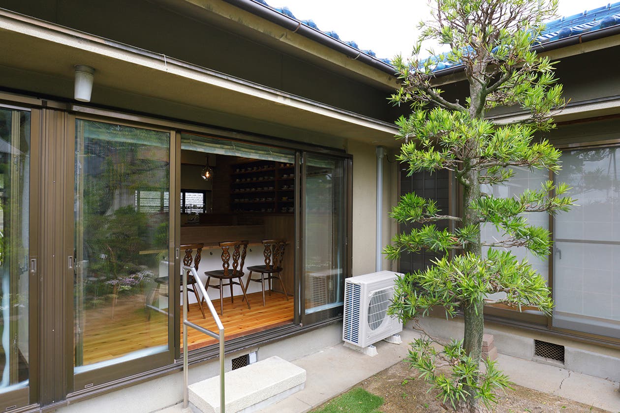 古民家の佇まいを活かした隠れ家風カフェスペースの写真7