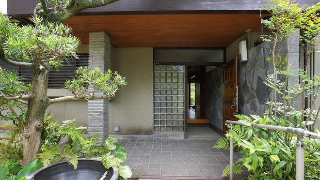 古民家の佇まいを活かした隠れ家風カフェスペースの写真2