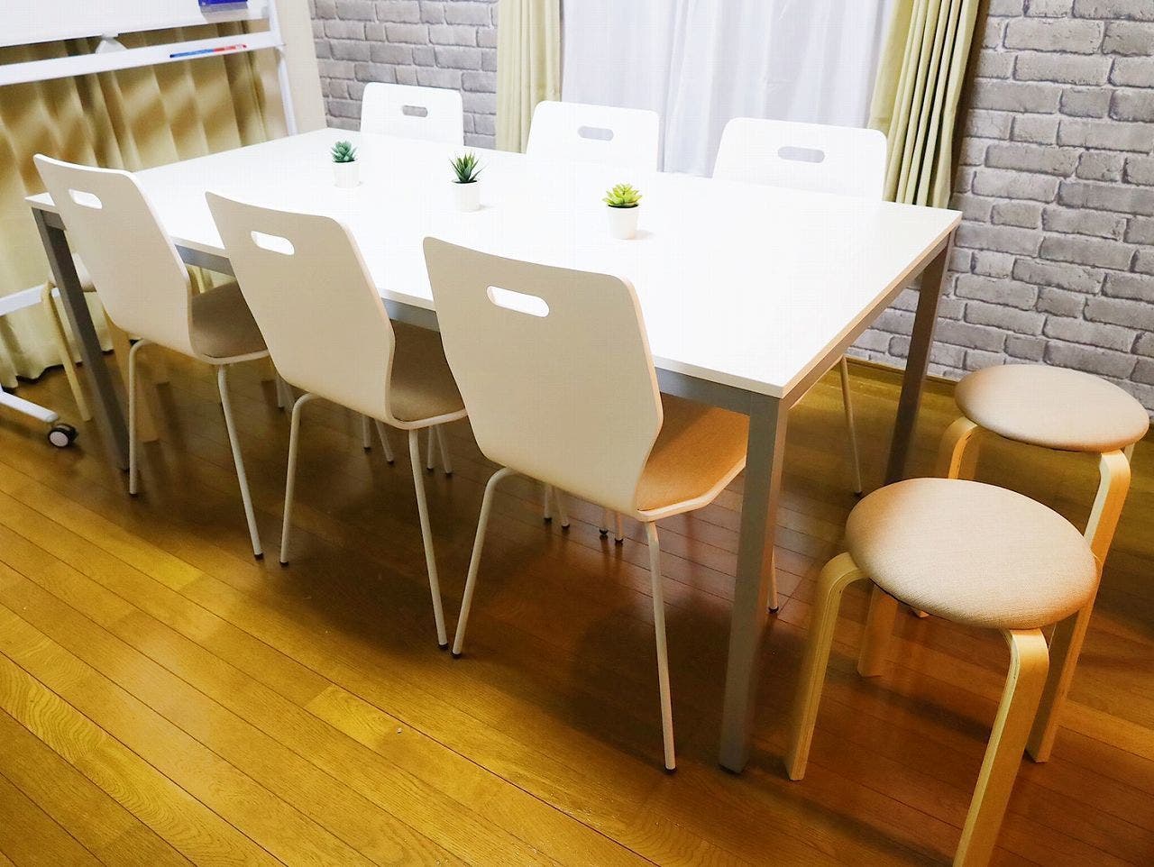 【溝の口駅1分！10名利用可！】綺麗な室内！WiFi・プロジェクター・ホワイトボード全て無料！ふれあい貸し会議室 溝の口Aの写真11