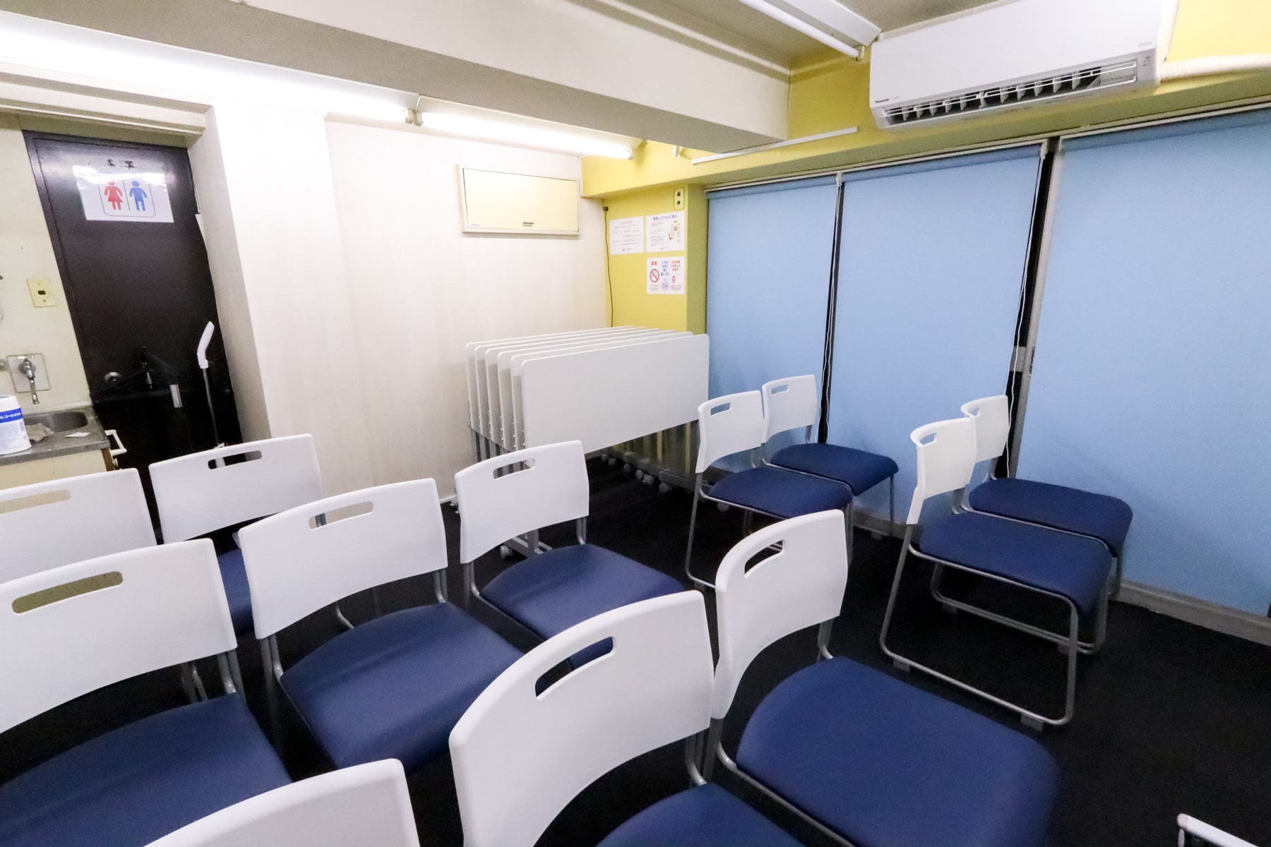 【銀座A5出口1分！12名】プロジェクター・ホワイトボード・WiFi無料！土足可！ふれあい貸し会議室 銀座No37 銀座三越裏の写真12