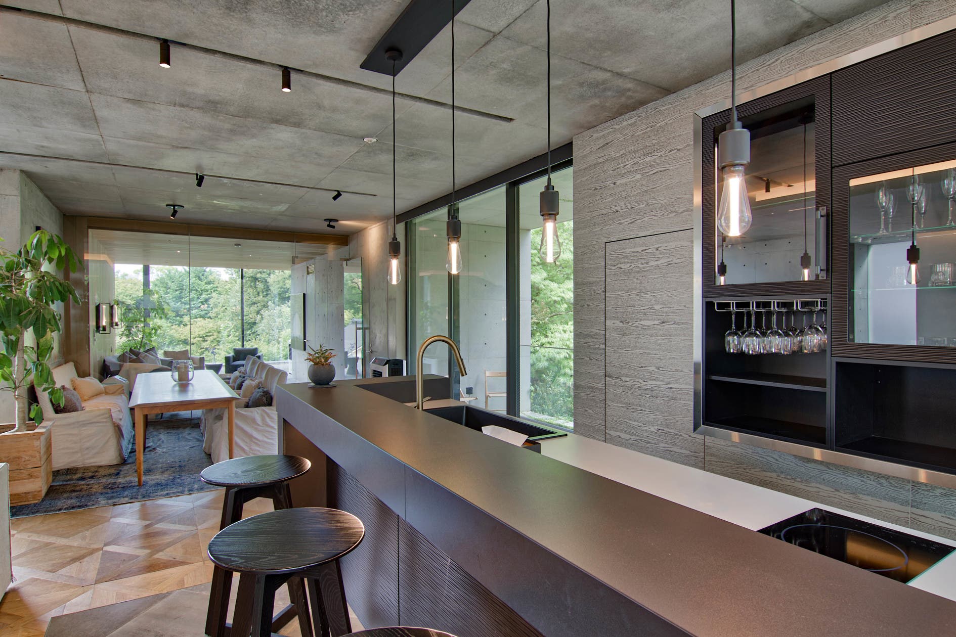 【表参道】オフサイトミーティング・交流会利用多数！ プロジェクター完備でプレゼンや勉強会・研修などでご利用いただいております。の写真12