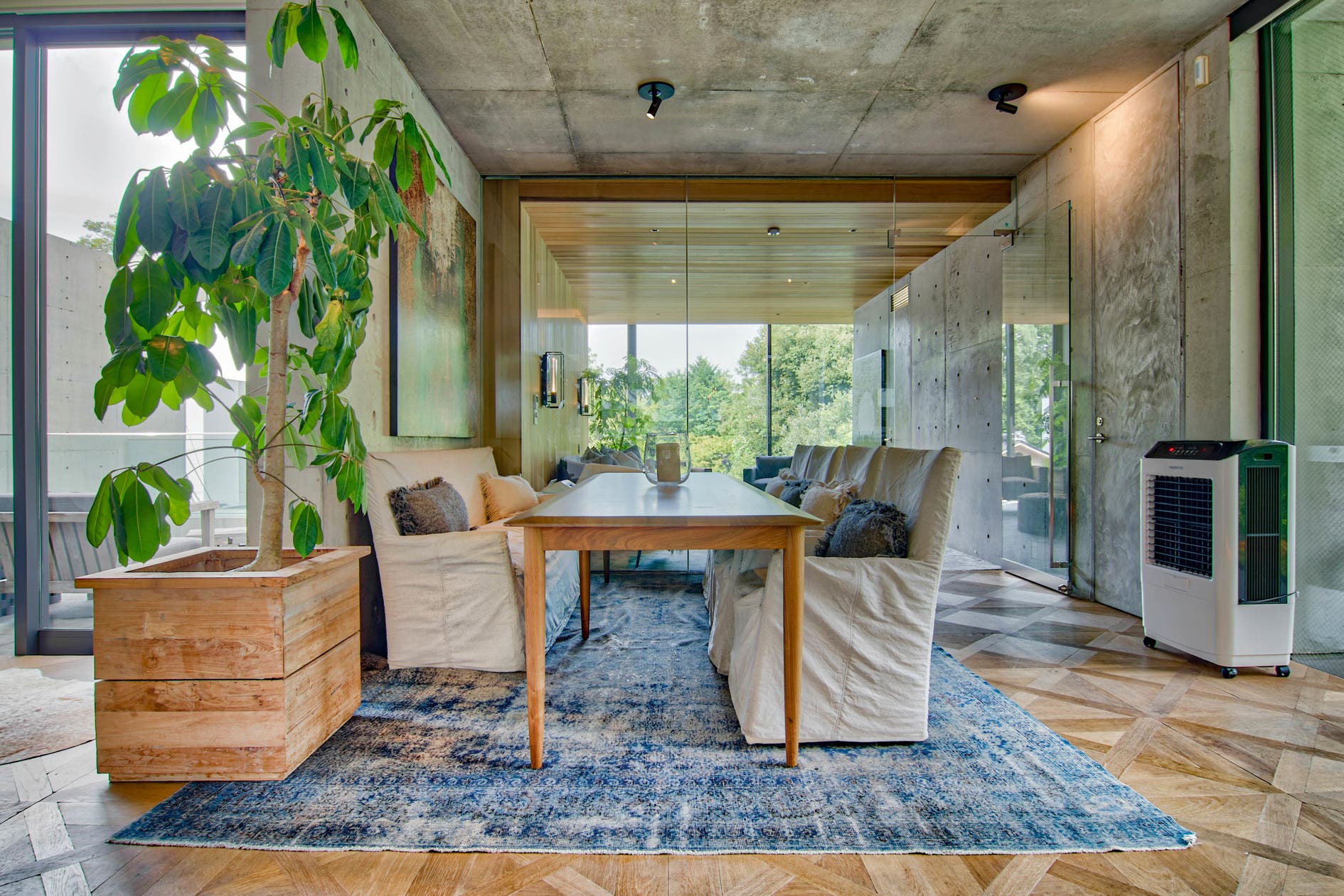 【表参道】オフサイトミーティング・交流会利用多数！ プロジェクター完備でプレゼンや勉強会・研修などでご利用いただいております。の写真15