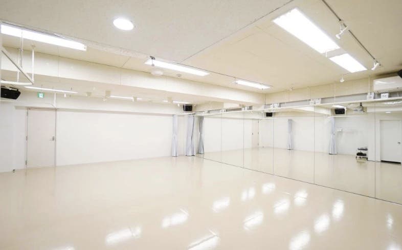 渋谷駅から徒歩３分！シンプルで綺麗なスペース！ヨガやダンスレッスン、各種セミナー開催などに！（Aスタジオ）の写真2
