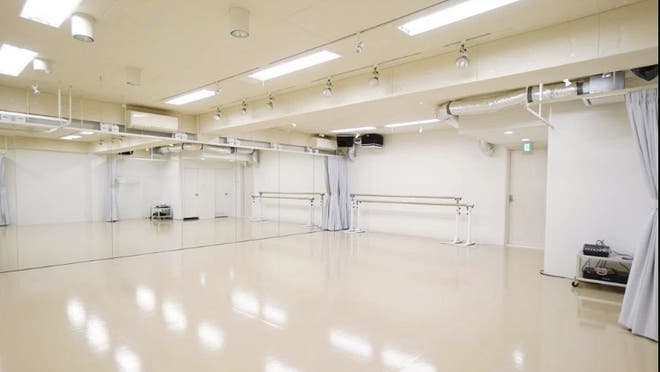 渋谷駅から徒歩3分!シンプルで綺麗なスペース!ヨガやダンスレッスン、各種セミナー開催などに!(Aスタジオ)の写真1
