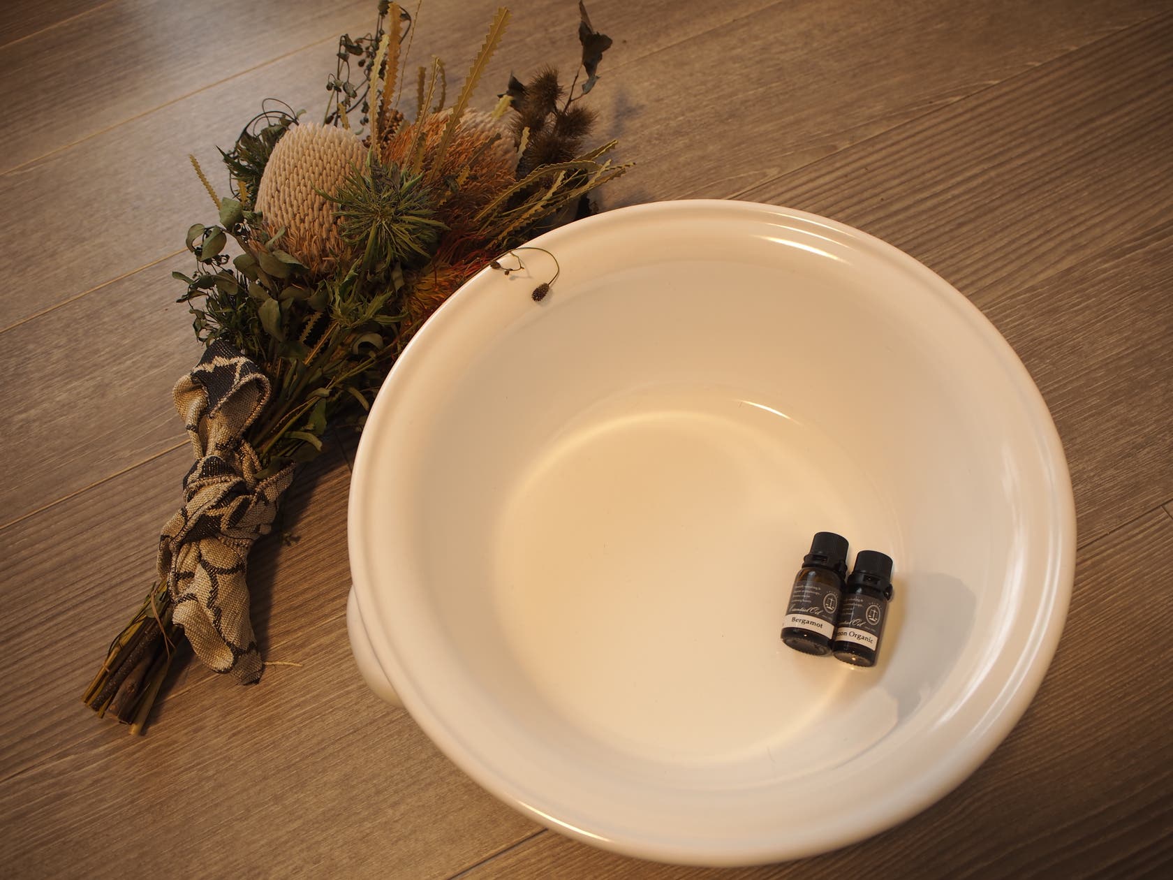 ✨名古屋駅近✨グレーを基調としたドライフラワーのあるおしゃれなレンタルサロン💐の写真5