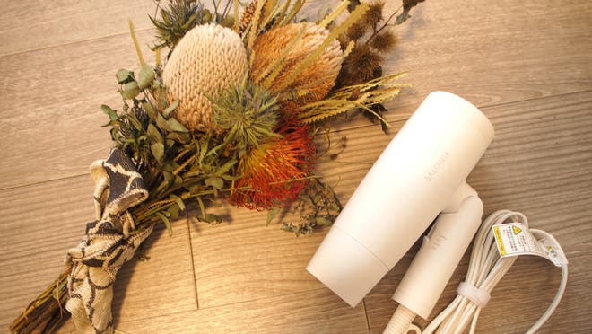 ✨名古屋駅近✨グレーを基調としたドライフラワーのあるおしゃれなレンタルサロン💐の写真6