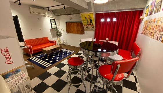6月19日閉店、予約はお早めに! 戸越銀座でアメリカンポップな撮影スタジオ 屋上も使用可能です♪の写真1