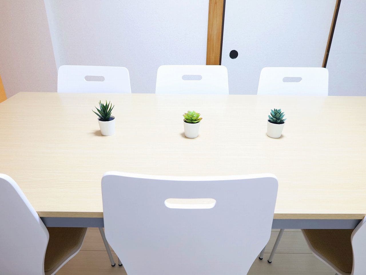 【日吉駅1分！10名利用可！】綺麗な室内！WiFi・大型モニター・ホワイトボード全て無料！ふれあい貸し会議室 日吉Bの写真5