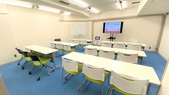 🌟トップホスト12月冬割引✨広々1フロア✨🚃末広町・御徒町徒歩3分🚃研修・会議・撮影・撮影・動画配信・セミナー18名着席の写真1