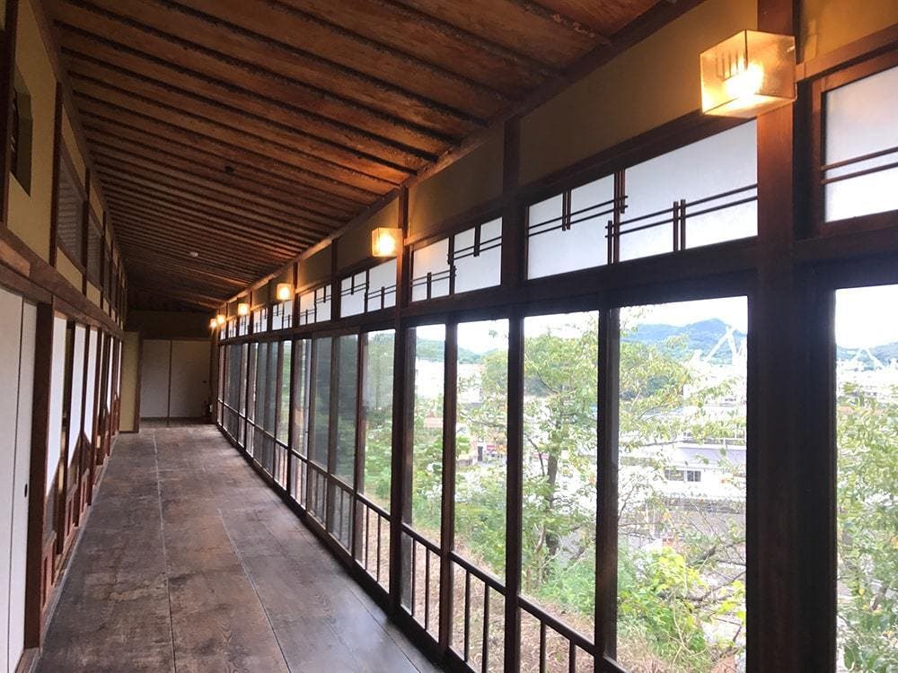 約60畳の元宴会場貸しスペースの写真8