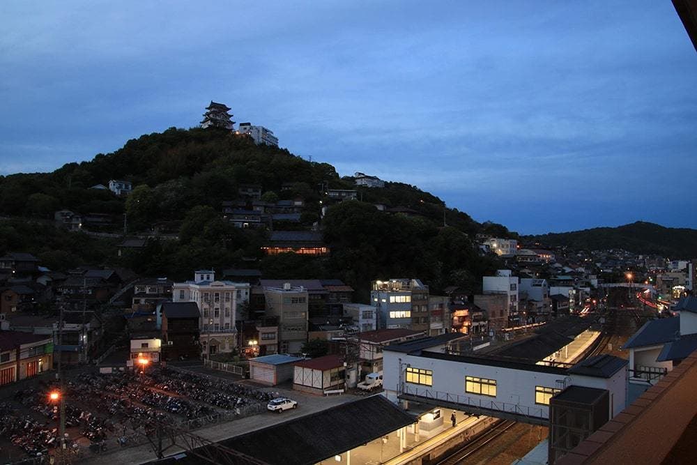 約60畳の元宴会場貸しスペースの写真16