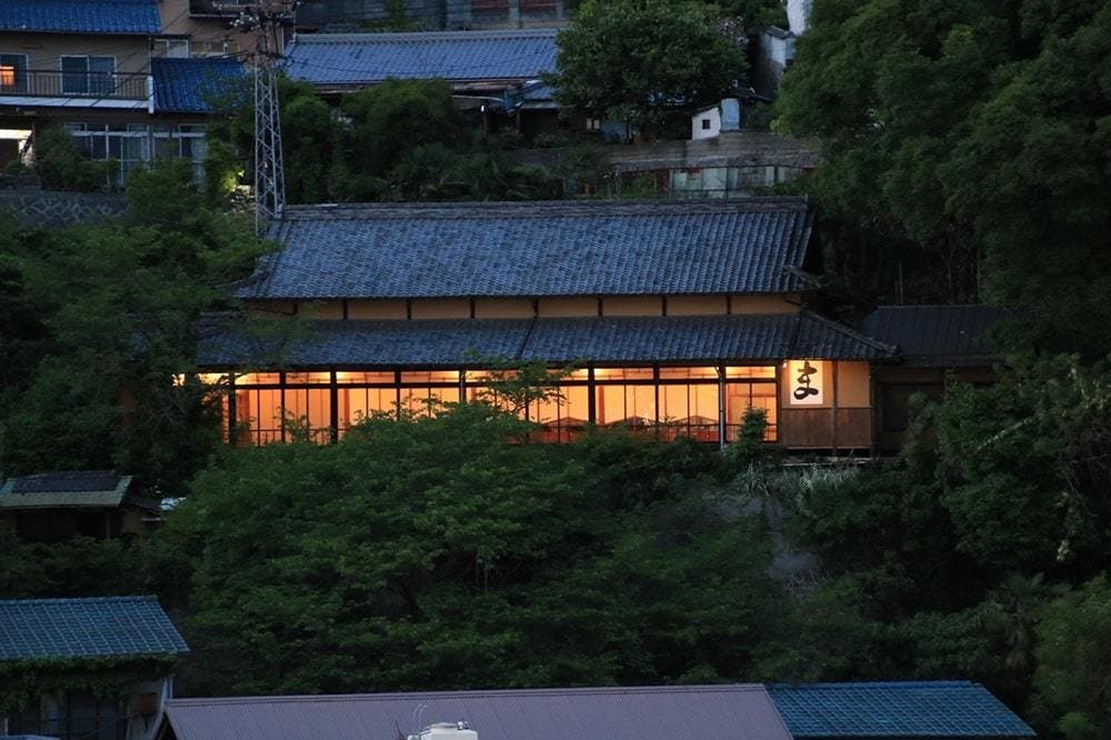 約60畳の元宴会場貸しスペースの写真15