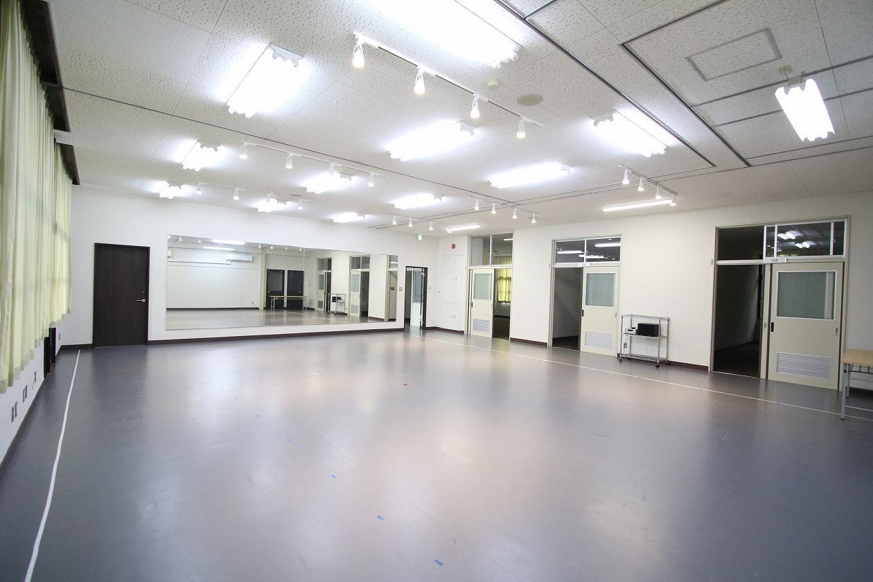 【滋賀県東近江市】演劇・ダンス・よさこい・合唱などに最適なレンタルスペースです。体育館、運動場では様々なスポーツが可能です。の写真4