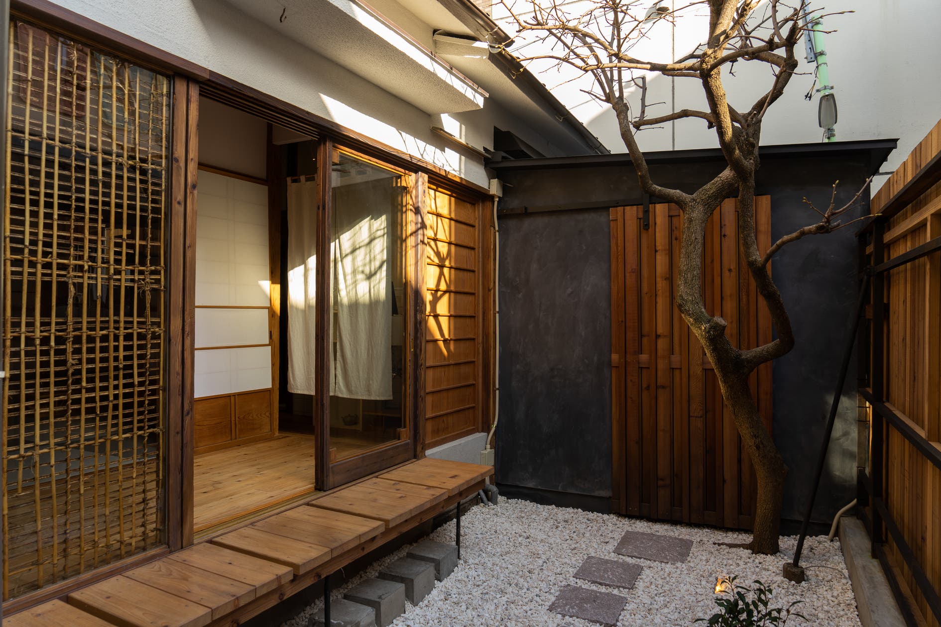 北品川駅から徒歩8分の庭付きモダンお茶室の写真5