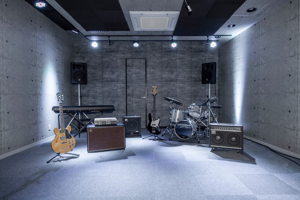 柏駅徒歩5分　路面店の音楽・撮影レンタルスタジオ　演奏・配信可能の写真1