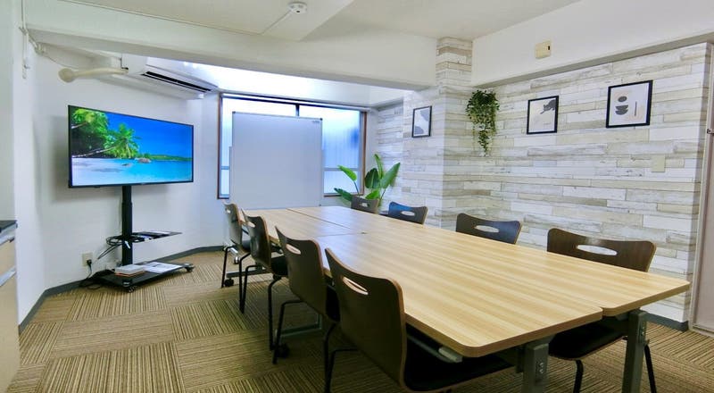 【ComfortSpace上野】上野駅3分！ 50モニタ・電子レンジ・無料Wifi・施術ベッド無料♪会議・セミナー・オフ会・撮影