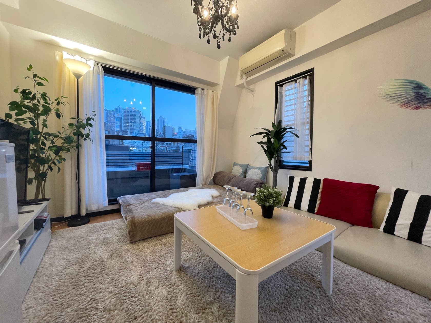 新大久保駅徒歩1分★60インチ大型📺24H可⏰女子会，飲み会⭐️ 撮影🎥映画鑑賞の写真1