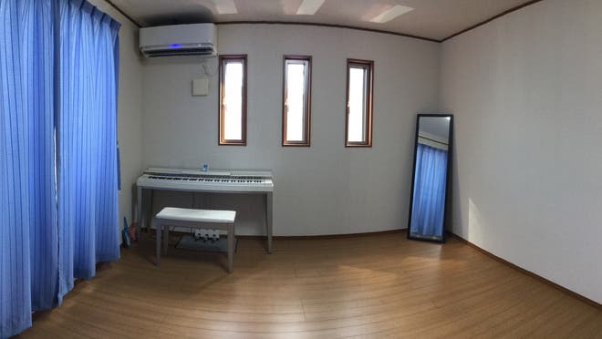 春日部市、旧4号線曲がってすぐ。8.5帖フローリングの写真2