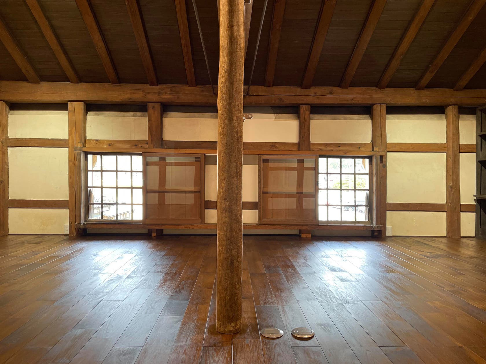 明治時代の蔵をリノベーションしたマルチスペース【hub(ハブ)】の写真5