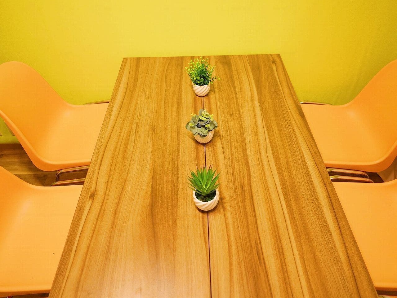 【渋谷駅A0出口3分！6名利用可！】綺麗な室内！WiFi・プロジェクター・ホワイトボード全て無料！ふれあい貸し会議室 渋谷Bの写真5