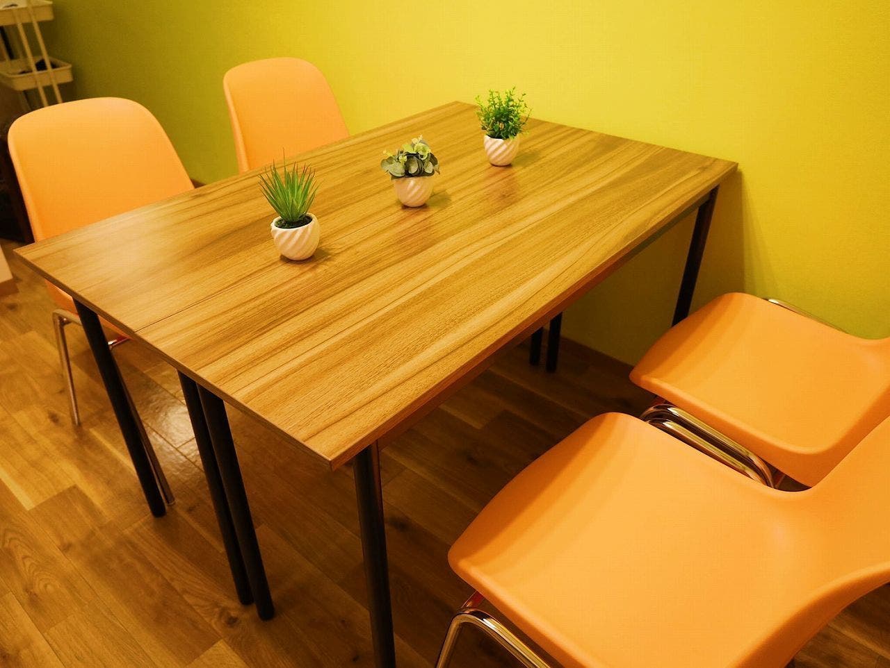 【渋谷駅A0出口3分！6名利用可！】綺麗な室内！WiFi・プロジェクター・ホワイトボード全て無料！ふれあい貸し会議室 渋谷Bの写真6