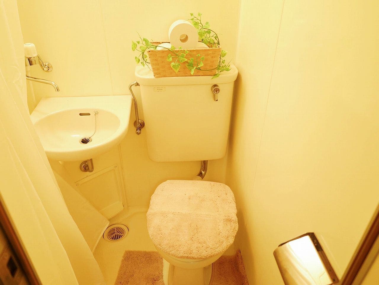 【渋谷駅A0出口3分！6名利用可！】綺麗な室内！WiFi・プロジェクター・ホワイトボード全て無料！ふれあい貸し会議室 渋谷Bの写真16