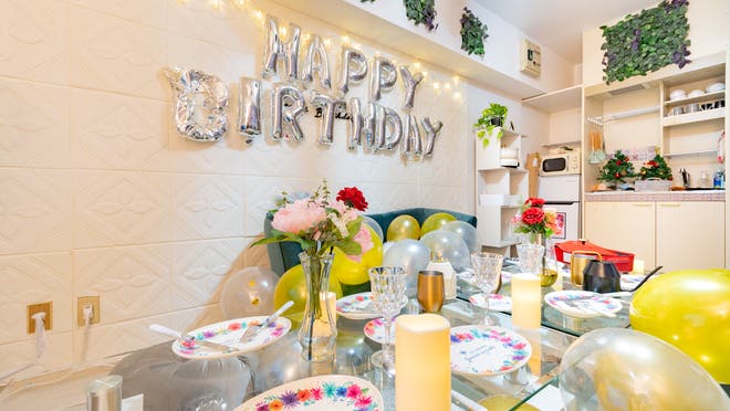 推し活最適オシャレなネオン空間🎈100インチプロジェクター📺駅2分✨🎉撮影📷デート🍷動画視聴✨の写真18