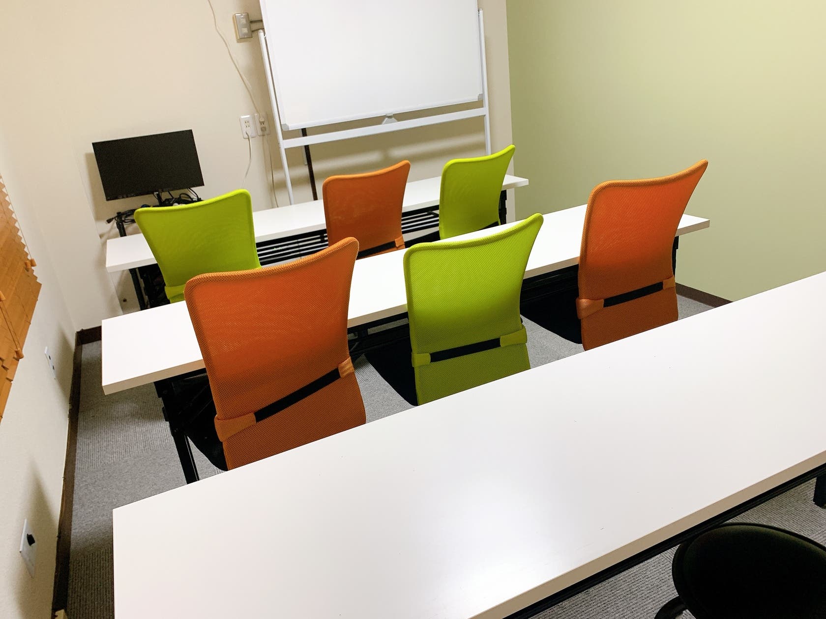 ★こくスペ会議室★お得な長時間割/国分寺駅徒歩３分/最大10名/WiFi/27インチモニタ/ホワイトボードの写真4