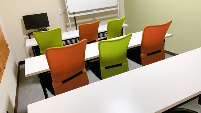 ★こくスペ会議室★お得な長時間割/国分寺駅徒歩3分/最大10名/WiFi/27インチモニタ/ホワイトボードの写真4